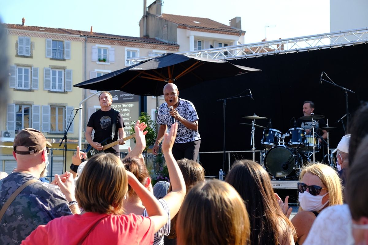 Mario Ramsamy, chanteur du groupe Émile et Images, à l'affiche de la ...
