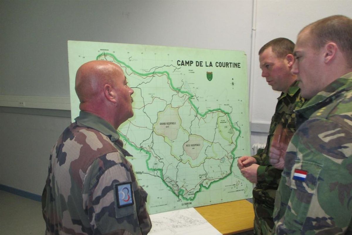 Il y a toujours du monde au camp militaire - La Montagne