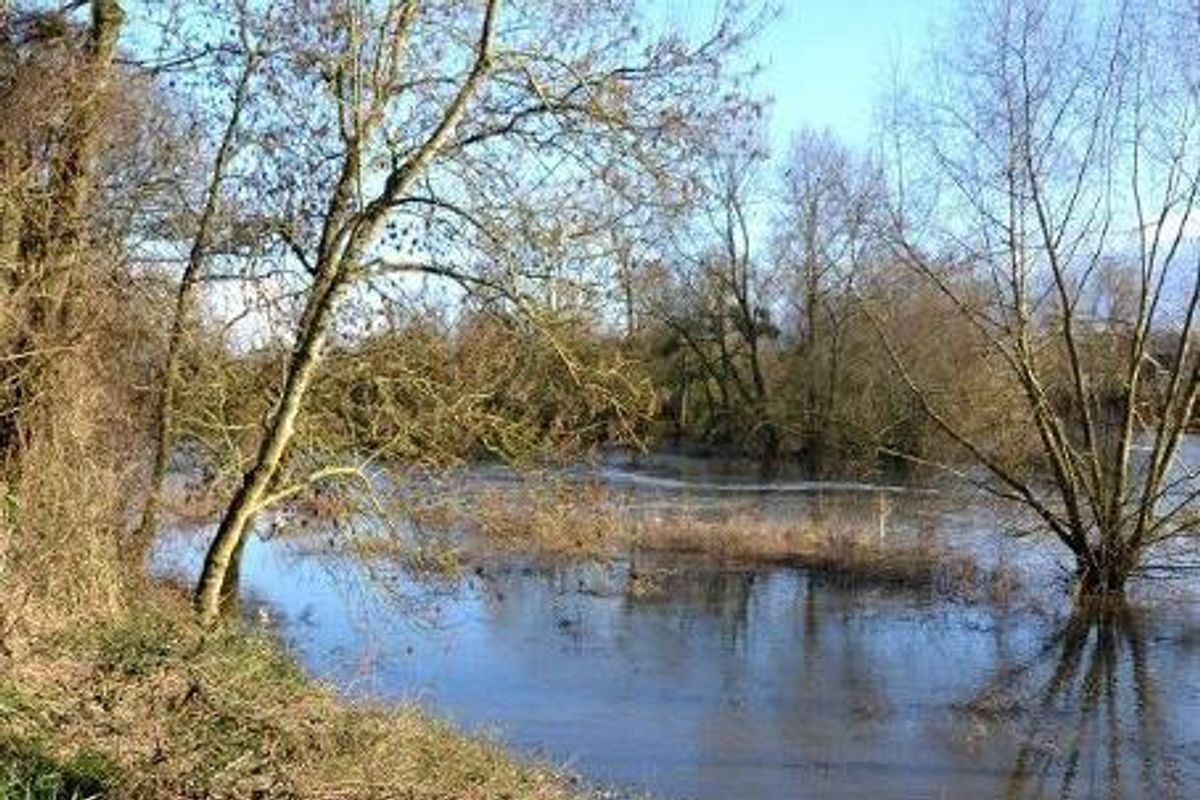 Autrefois, sur les rivières baignant Vierzon, la navigation était très ...