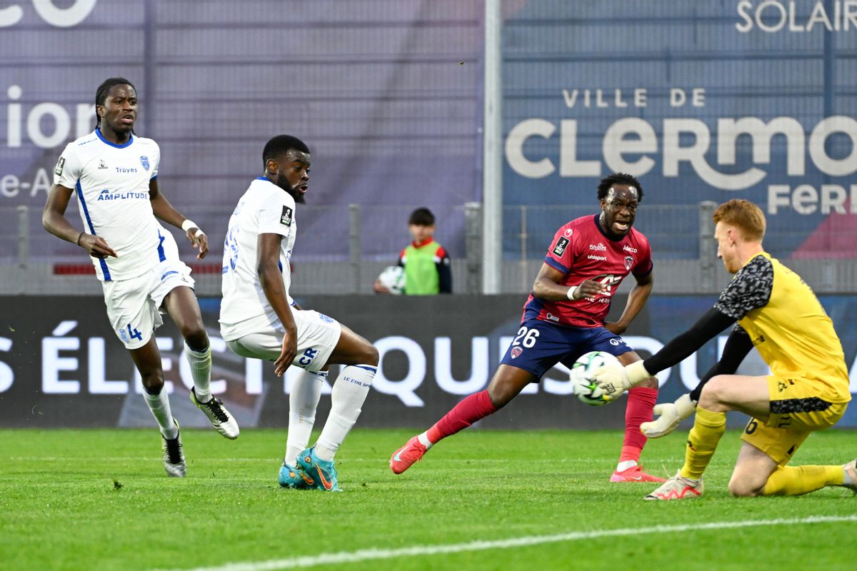 Ligue 2 : giflé au Montpied par Troyes, le Clermont Foot a mis un pied ...