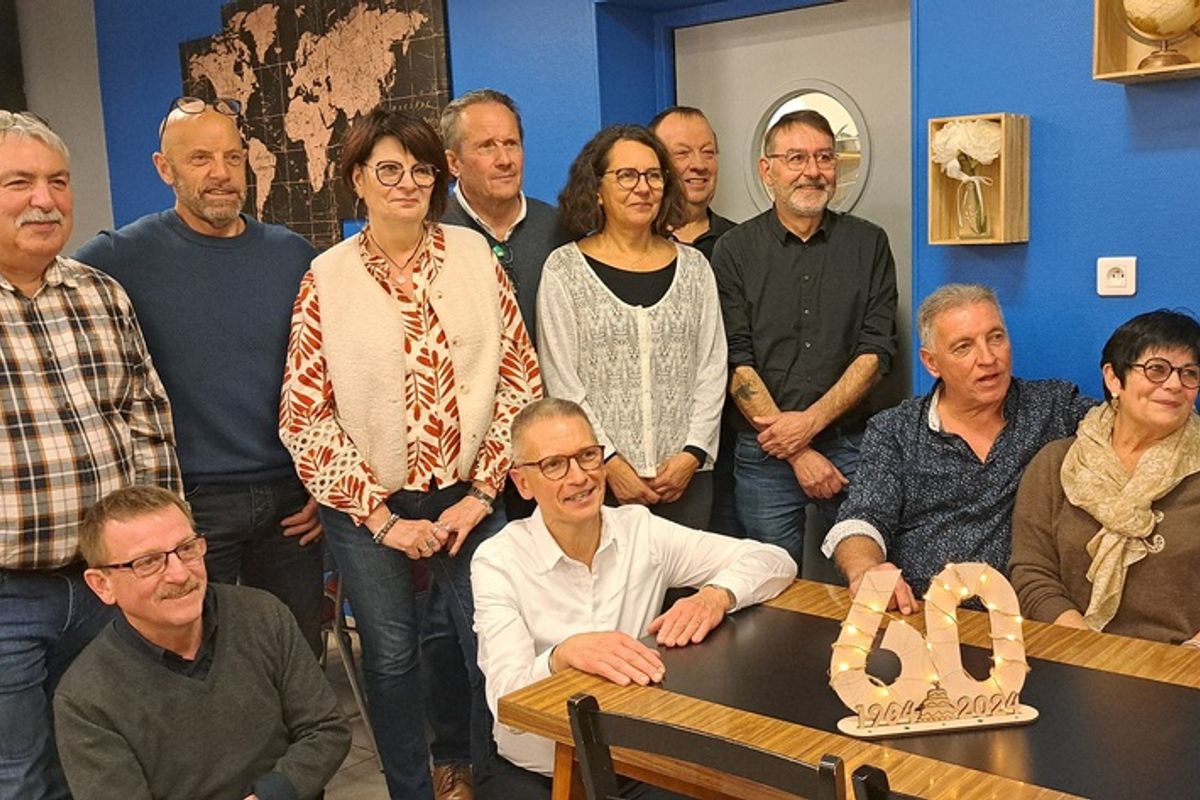 THIEL SUR ACOLIN. Retrouvailles pour la classe 1984 - La Montagne