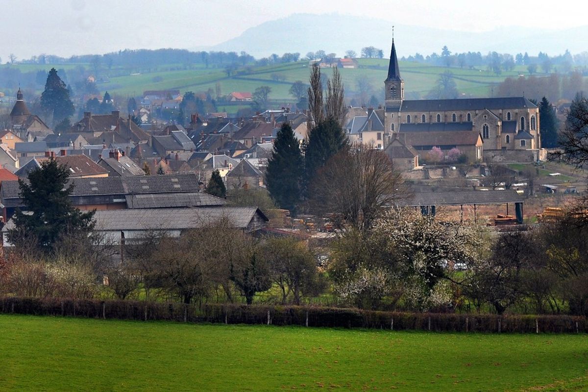 Luzy pourrait accueillir une école Être qui propose des formations ...