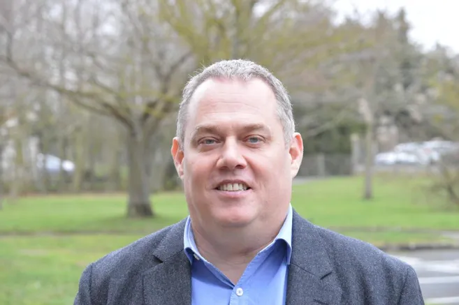 En balade à Lucé avec... Emmanuel Lecomte (DVG), candidat aux ...