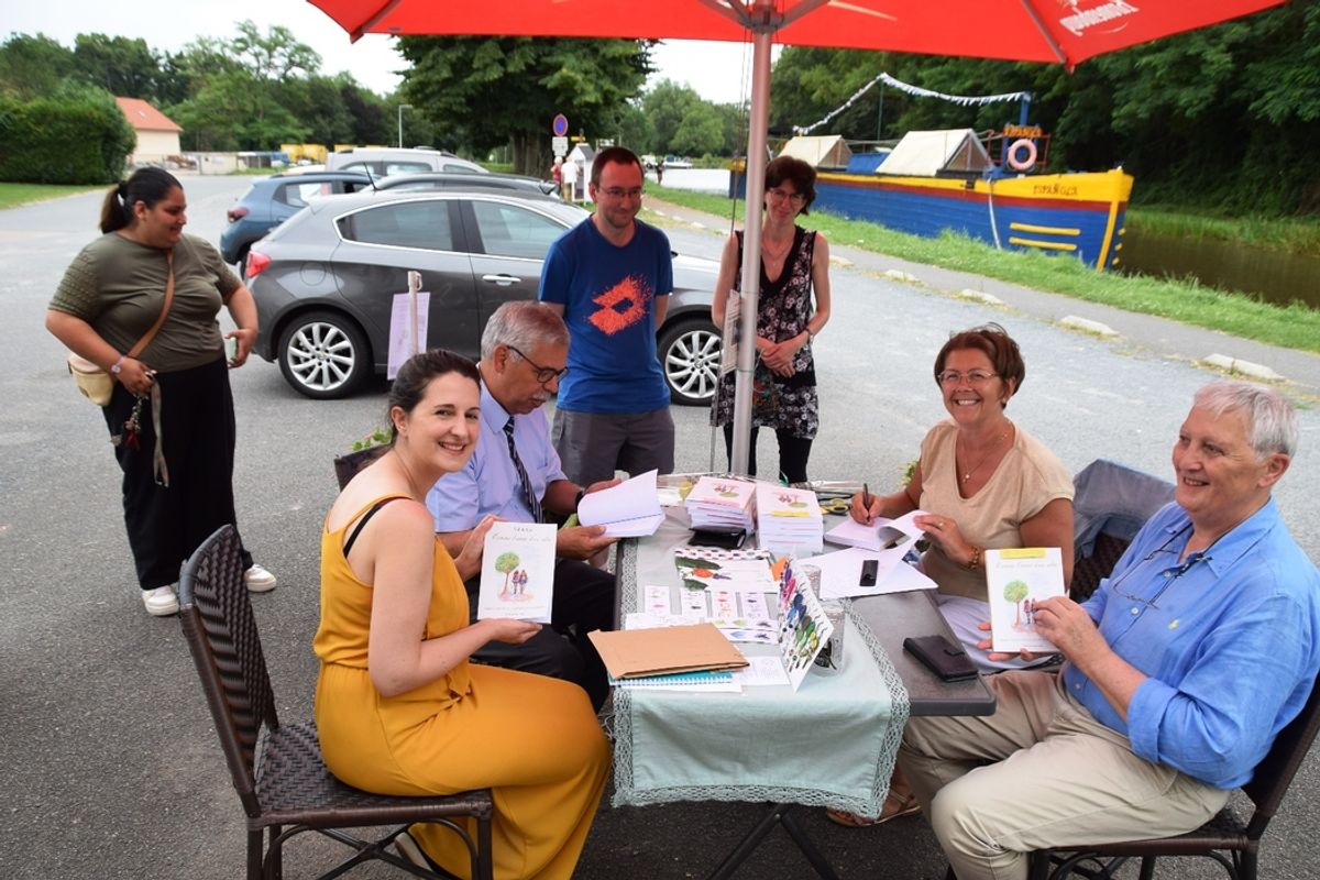 Isabelle Chevalier a dédicacé son premier roman - La Montagne