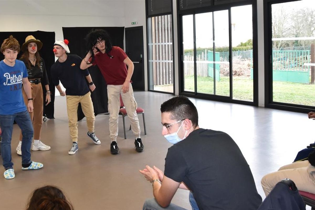 Avec les élèves du lycée de Montluçon-Larequille - La Montagne