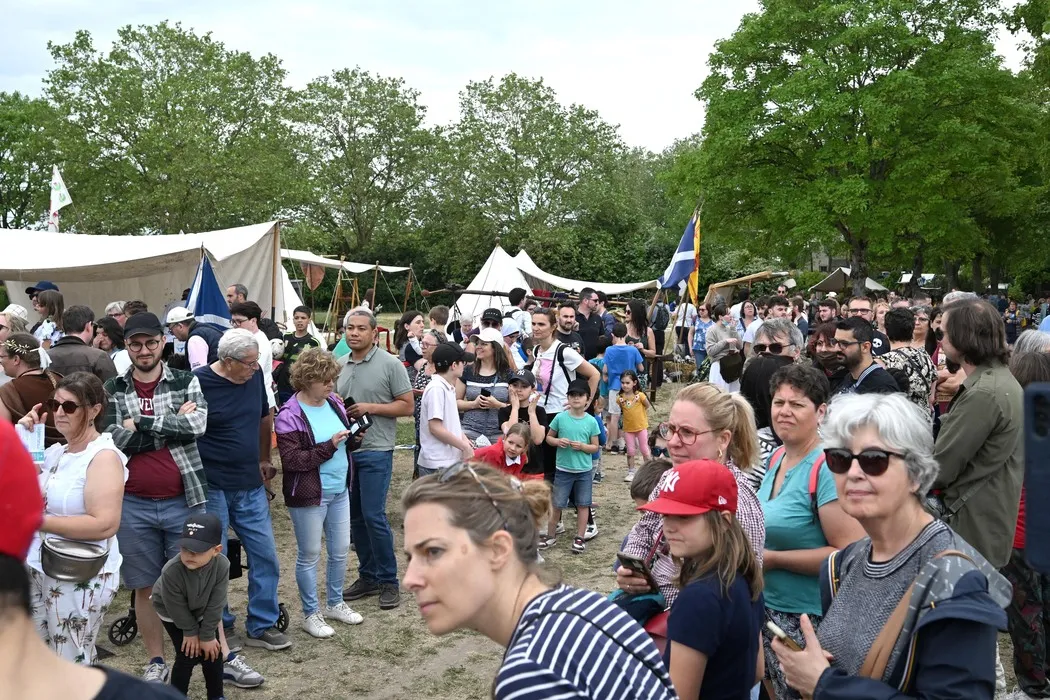 Des centaines de personnes ont accueilli Jeanne d'Arc.
