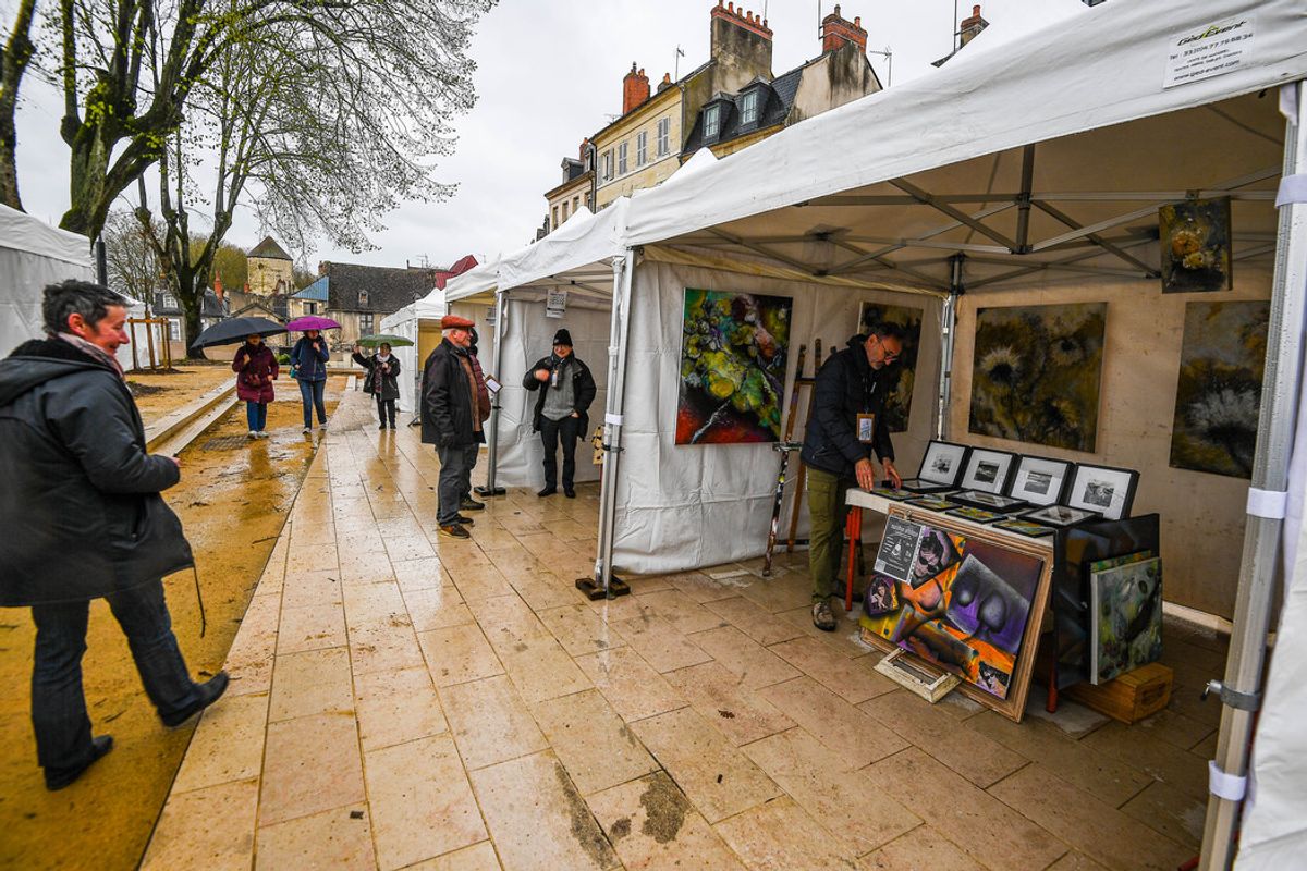 La pluie s'invite aux 30 ans de l'association Arko, place Mossé à ...