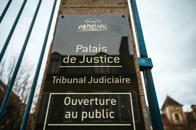 "C’était prémédité" : il avait attaqué avec une fourchette trois agents ...