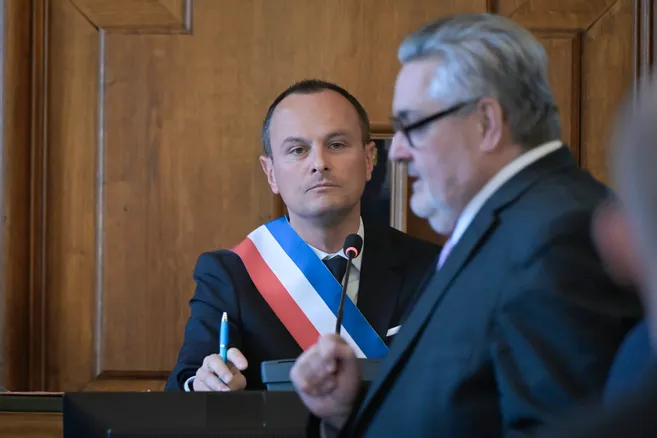 Julien Bony élu maire de Clermont-Ferrand : revivez en images le ...