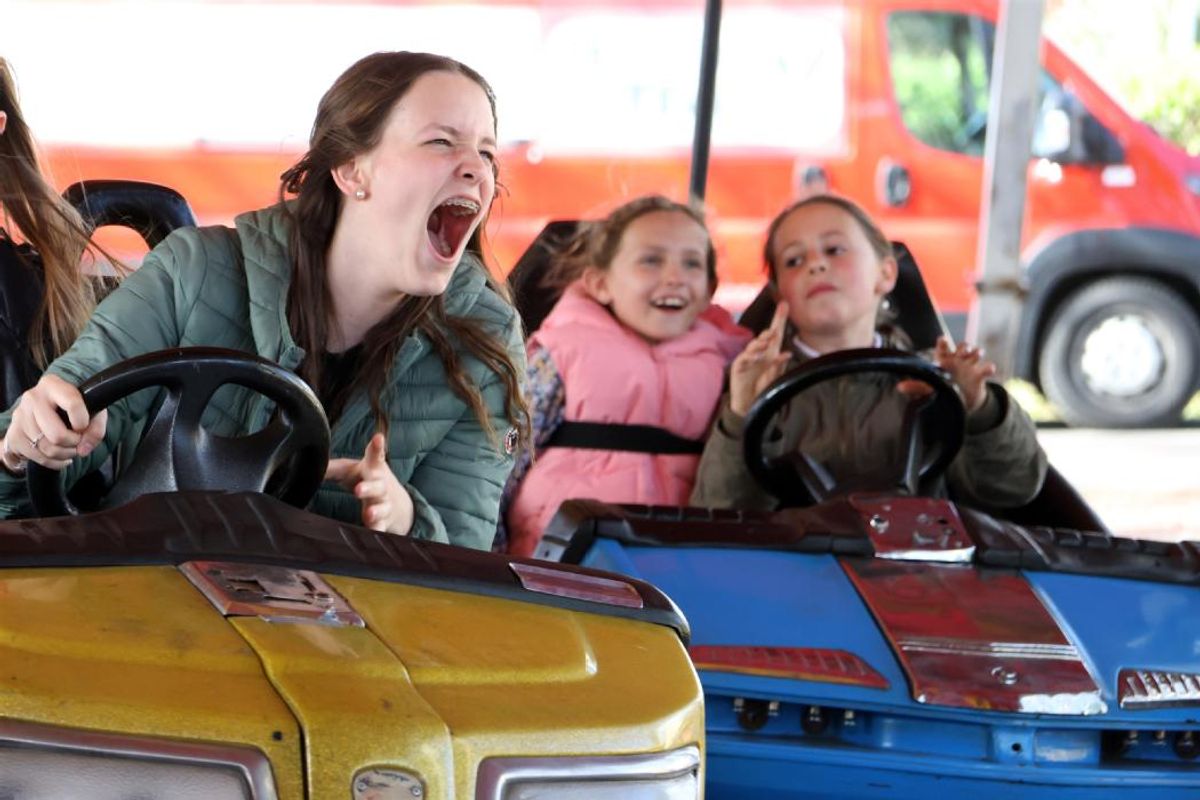 Du vélo et des autos-tamponneuses pour un premier jour de fête à Vougy ...