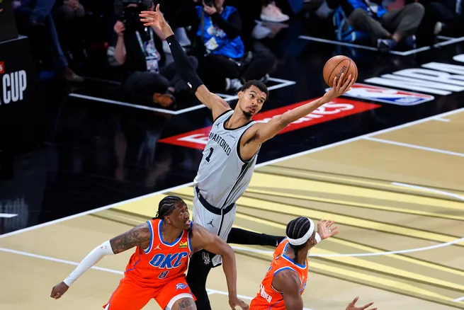 Les larmes de Victor Wembanyama : les Spurs renversés par les Knicks en ...