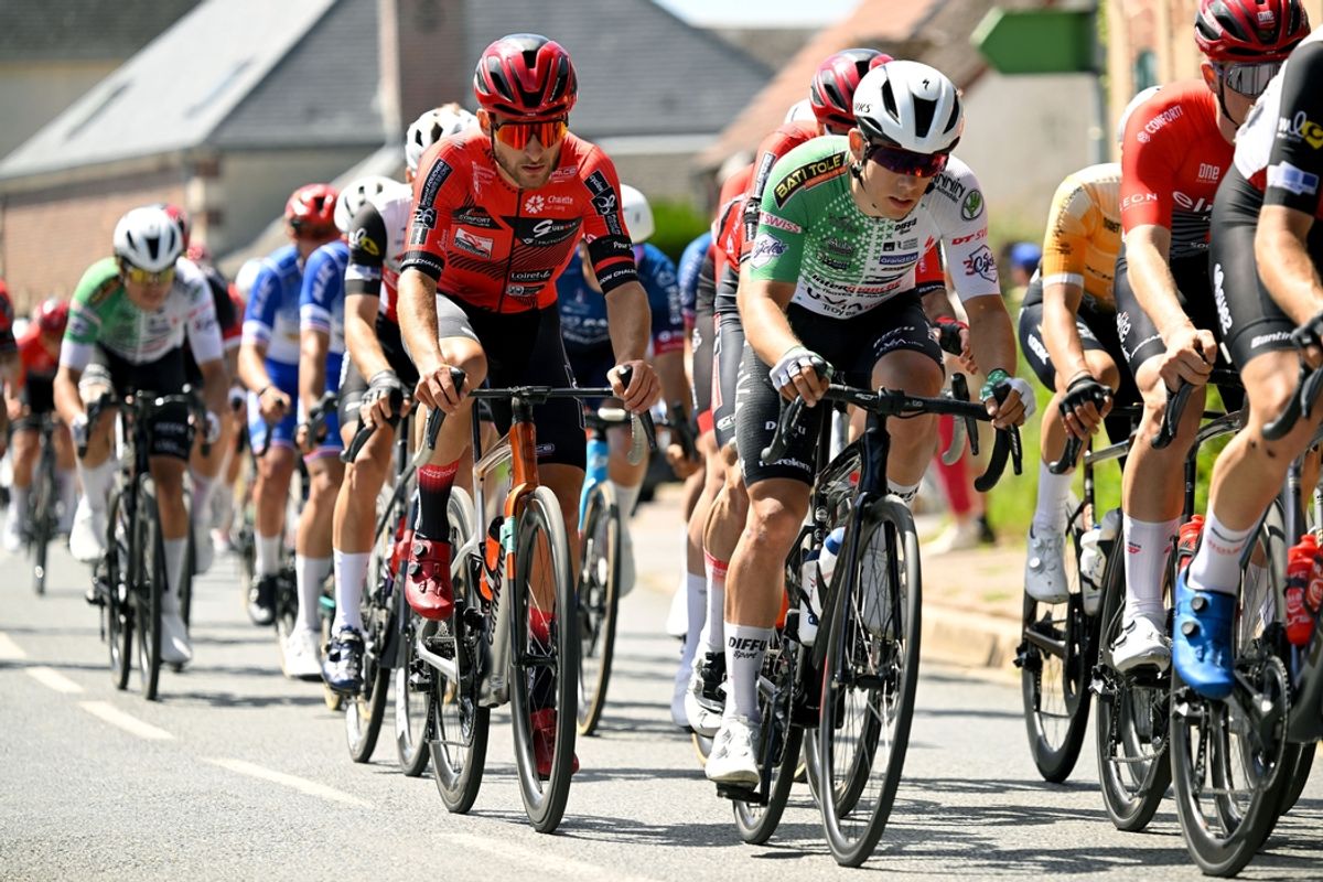 "J'ai battu mes records de watts" : le coureur saranais Louis Hardouin ...