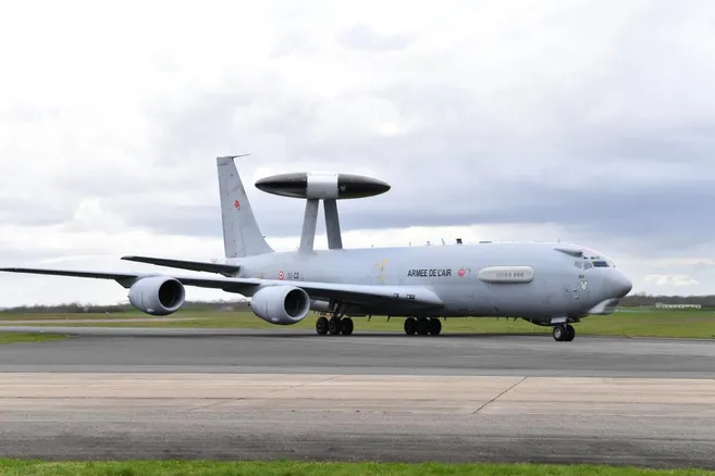 La Suède plutôt que les Etats-Unis : les quatre Awacs de la base d ...