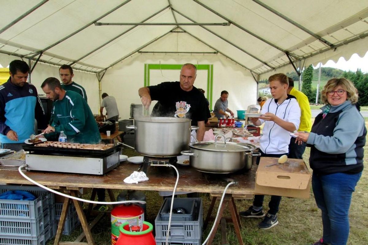 VERTAIZON. Les clubs sportifs à la foire de Chignat - La Montagne