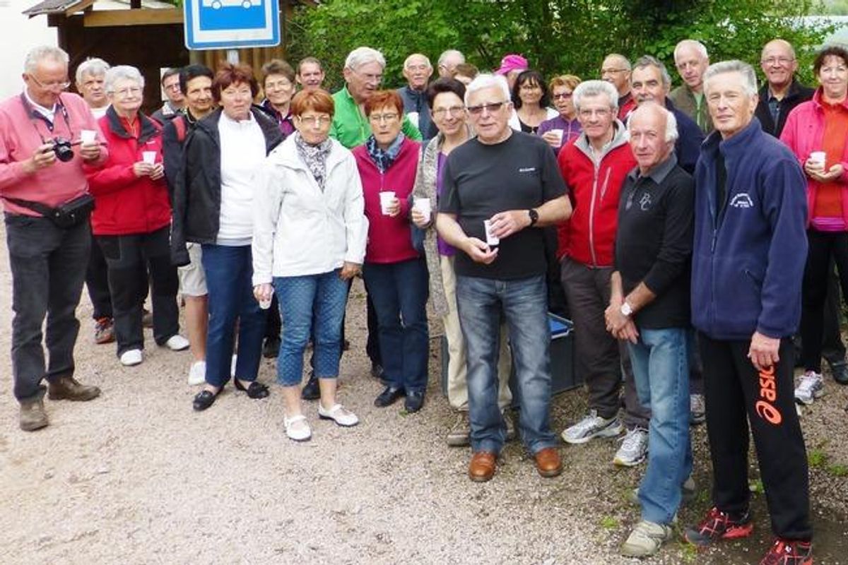 CRECHY. Un beau dimanche de marche - La Montagne
