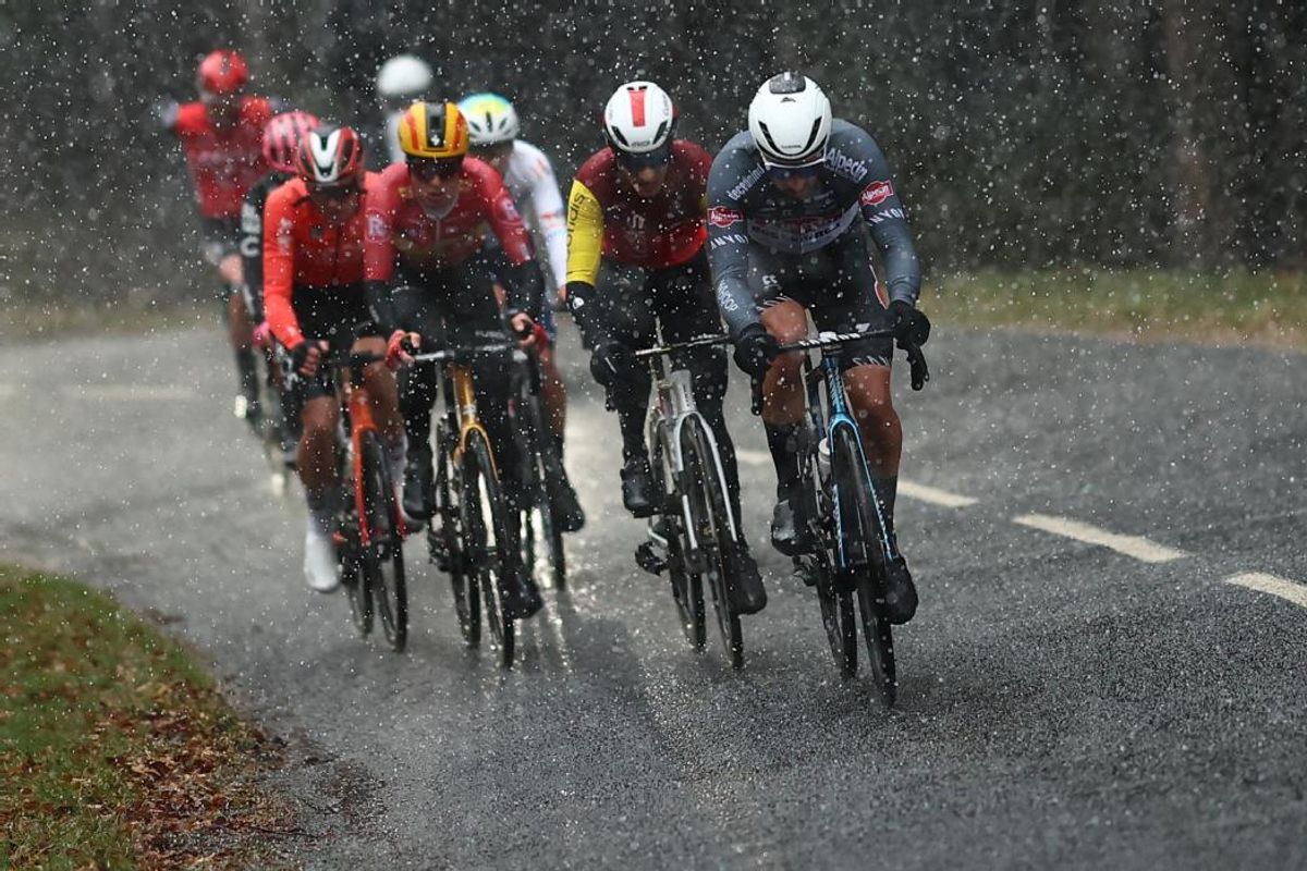 Paris-Nice : course neutralisée à 46 km de la Loge des Gardes en raison ...