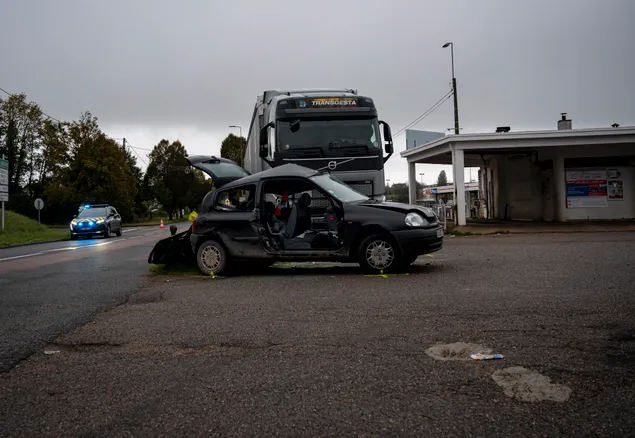Un homme de 20 ans perd la vie dans un choc avec un camion stationné à ...