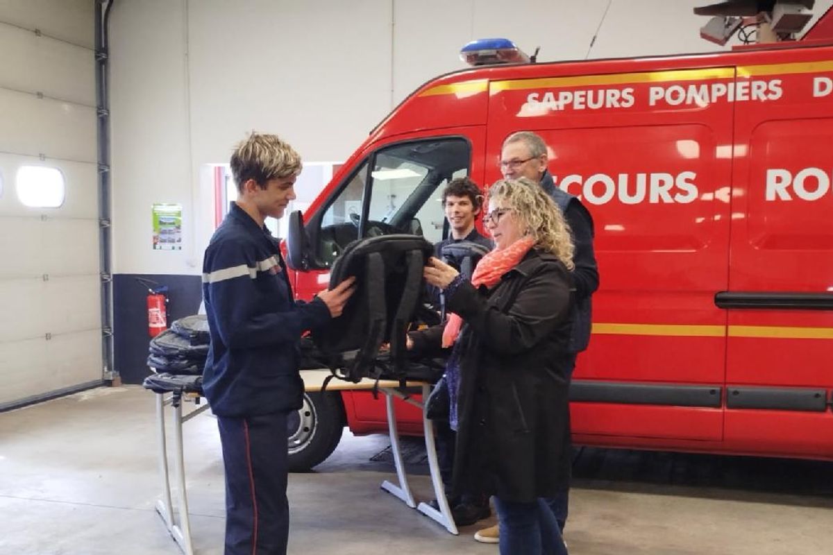 AUTHON DU PERCHE. De nouveaux sacs pour les jeunes pompiers - L’Écho Républicain