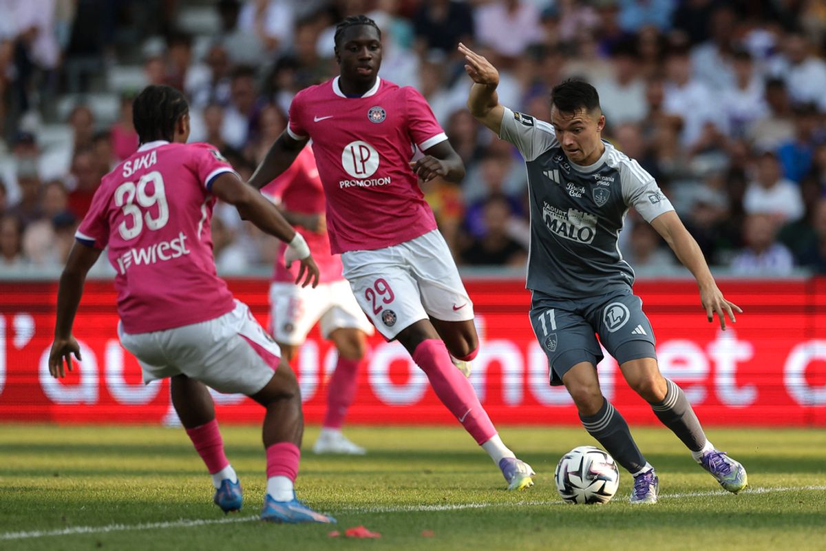 Ligue 2 : un prêt et aucun départ au Clermont Foot pour clore le ...