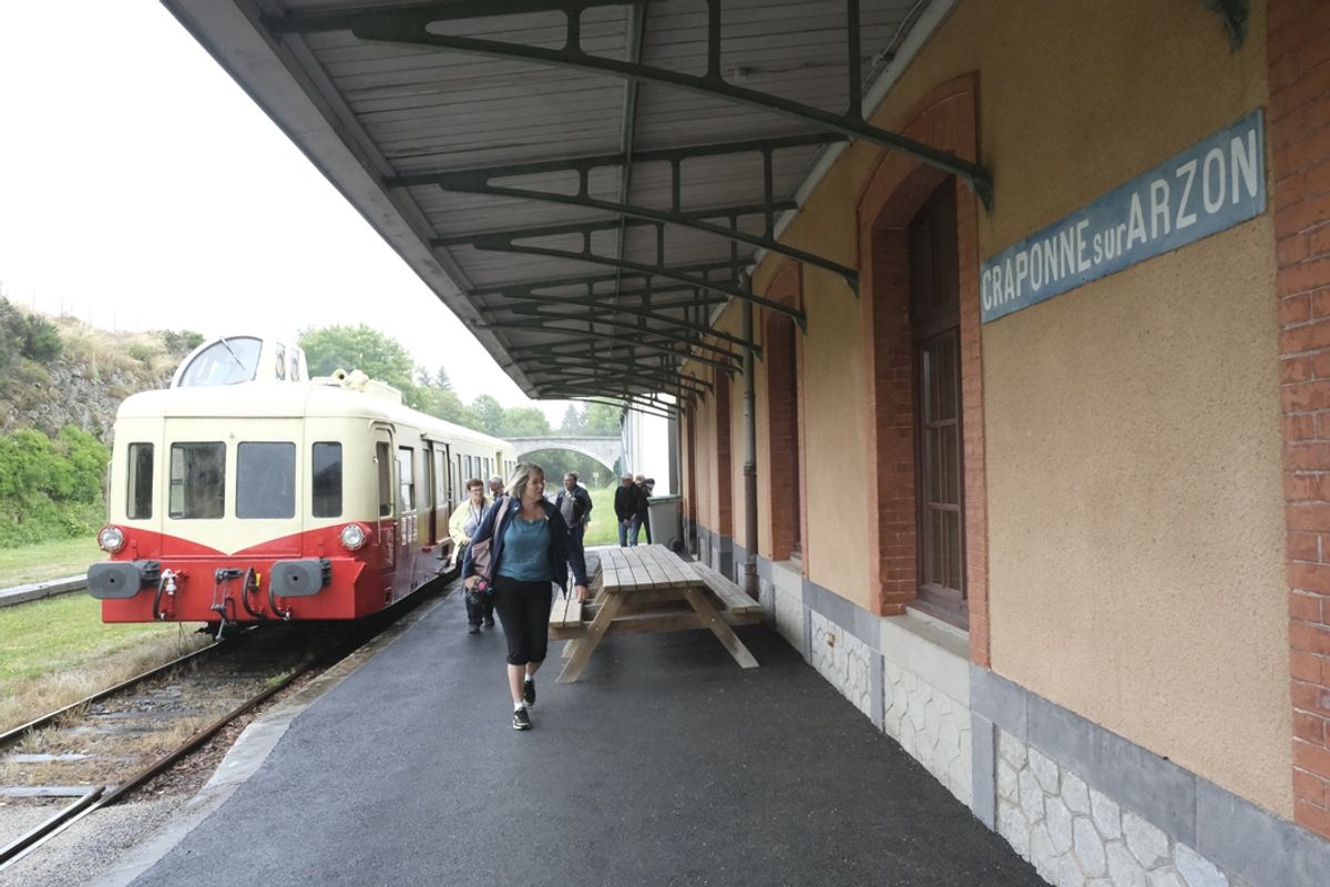 Au départ d’Estivareilles, une vieille locomotive propose une escapade ...