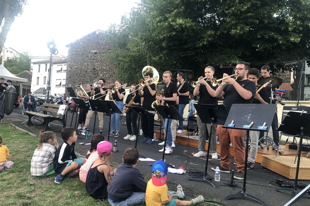 SAYAT. Le marché nocturne a fait son retour - La Montagne