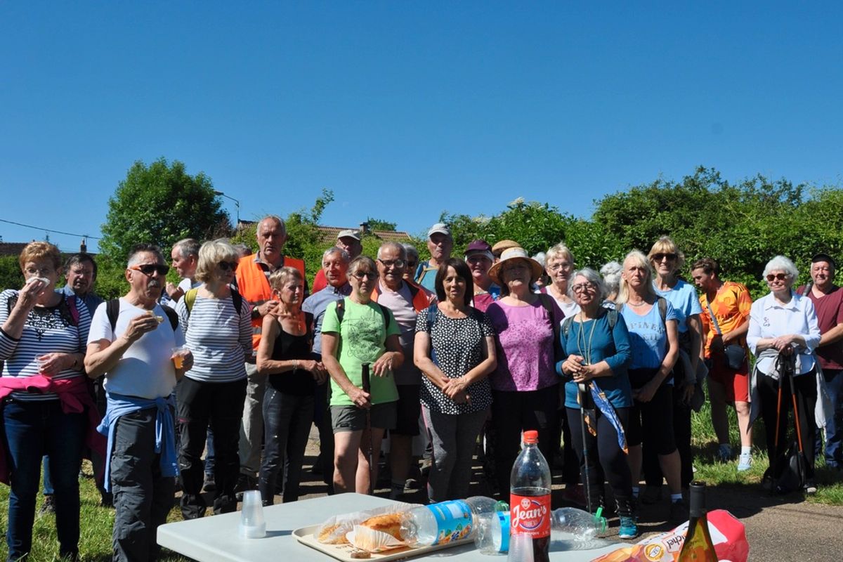 Randonnée du comité des fêtes à Varzy : 40 marcheurs et Pédibus Rando ...