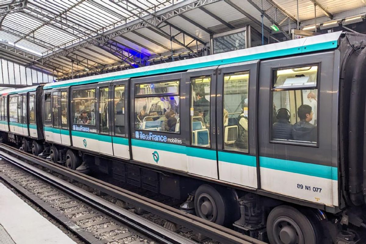 Un homme malvoyant meurt percuté par un métro à Paris - L’Écho Républicain