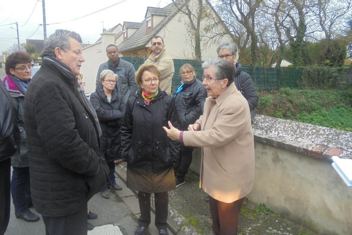 Gérard Hamel a visité le quartier des hameaux de Paul-Bert - L’Écho ...