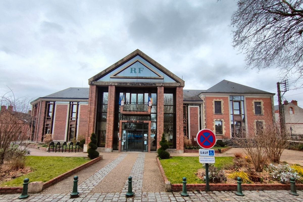Un adjoint démis de ses fonctions par la maire de La Ferté-Saint-Aubin ...