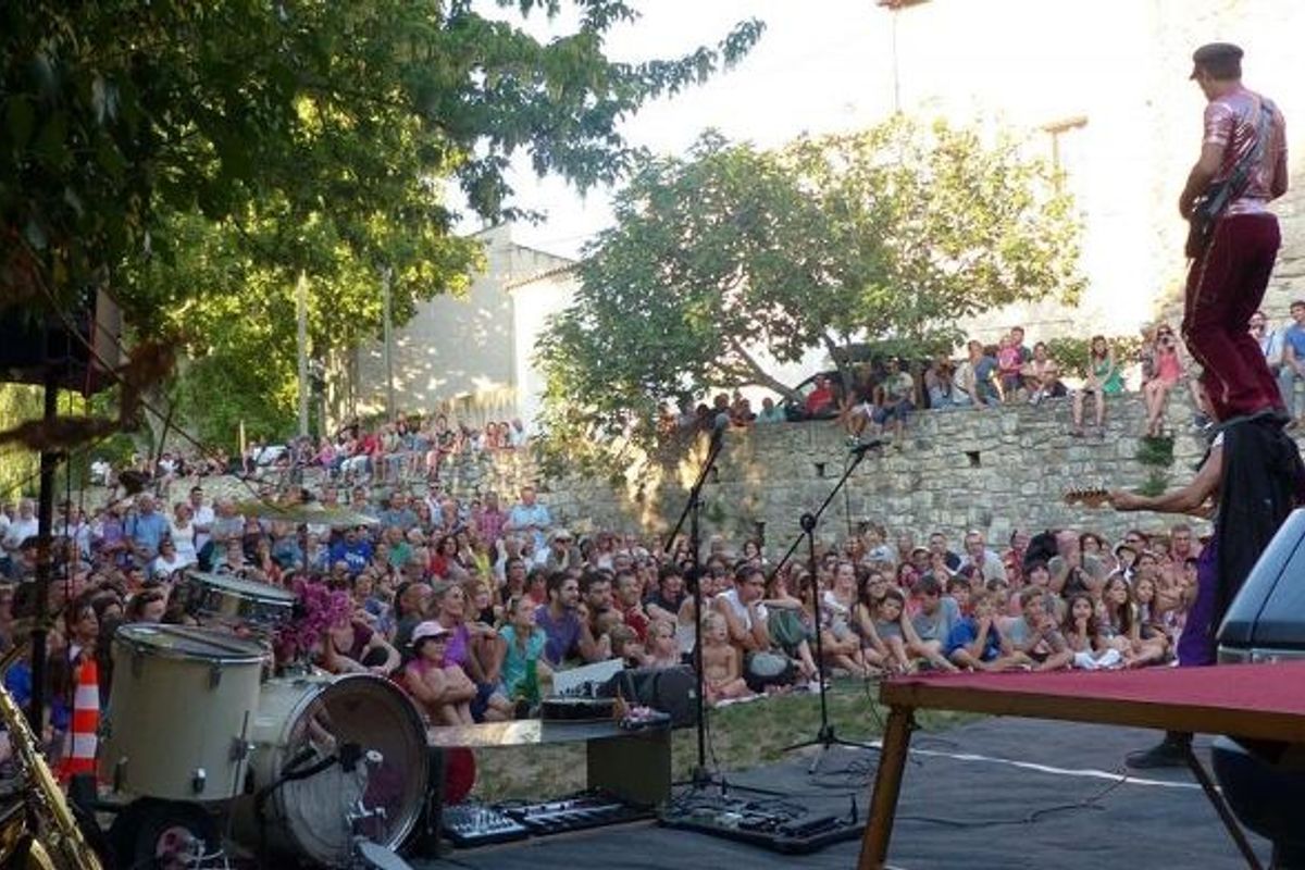 MACHINE. Ambiance cabaret pour clore les festivités - Le Journal du Centre