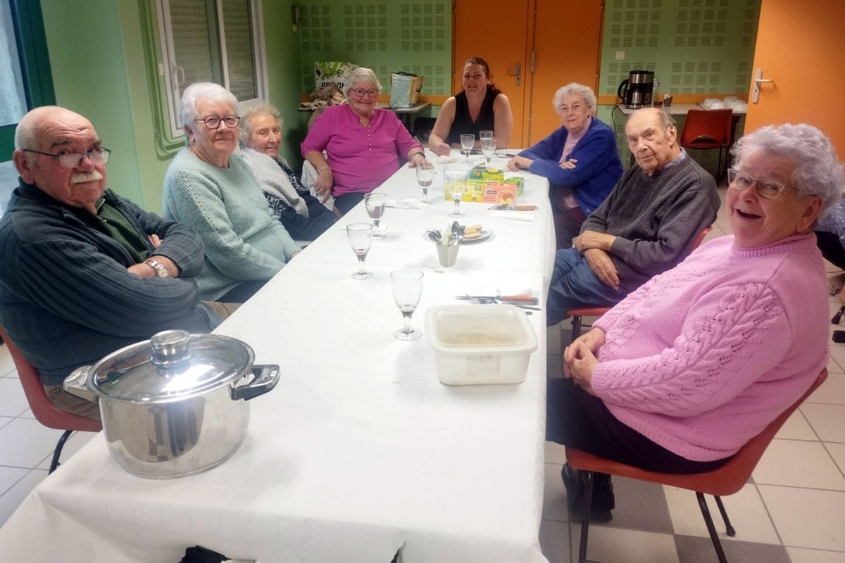 IMPHY. L’animatrice sociale, Anne Bignon, aux petits soins des aînés - Le Journal du Centre