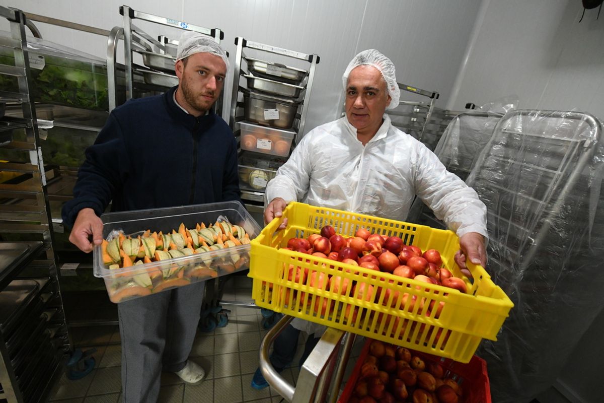 À Guéret (Creuse), le chef de la cuisine centrale mise sur le local ...