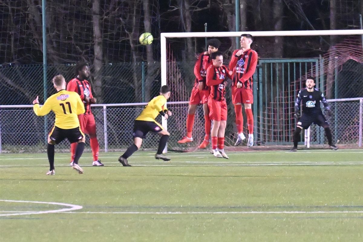 COMMENTRY. Football : Courte victoire du CFC face à l’USLLP (1-0). - La ...