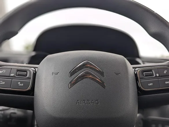 Airbags défectueux : Citroën demande à 236.000 automobilistes de ne ...