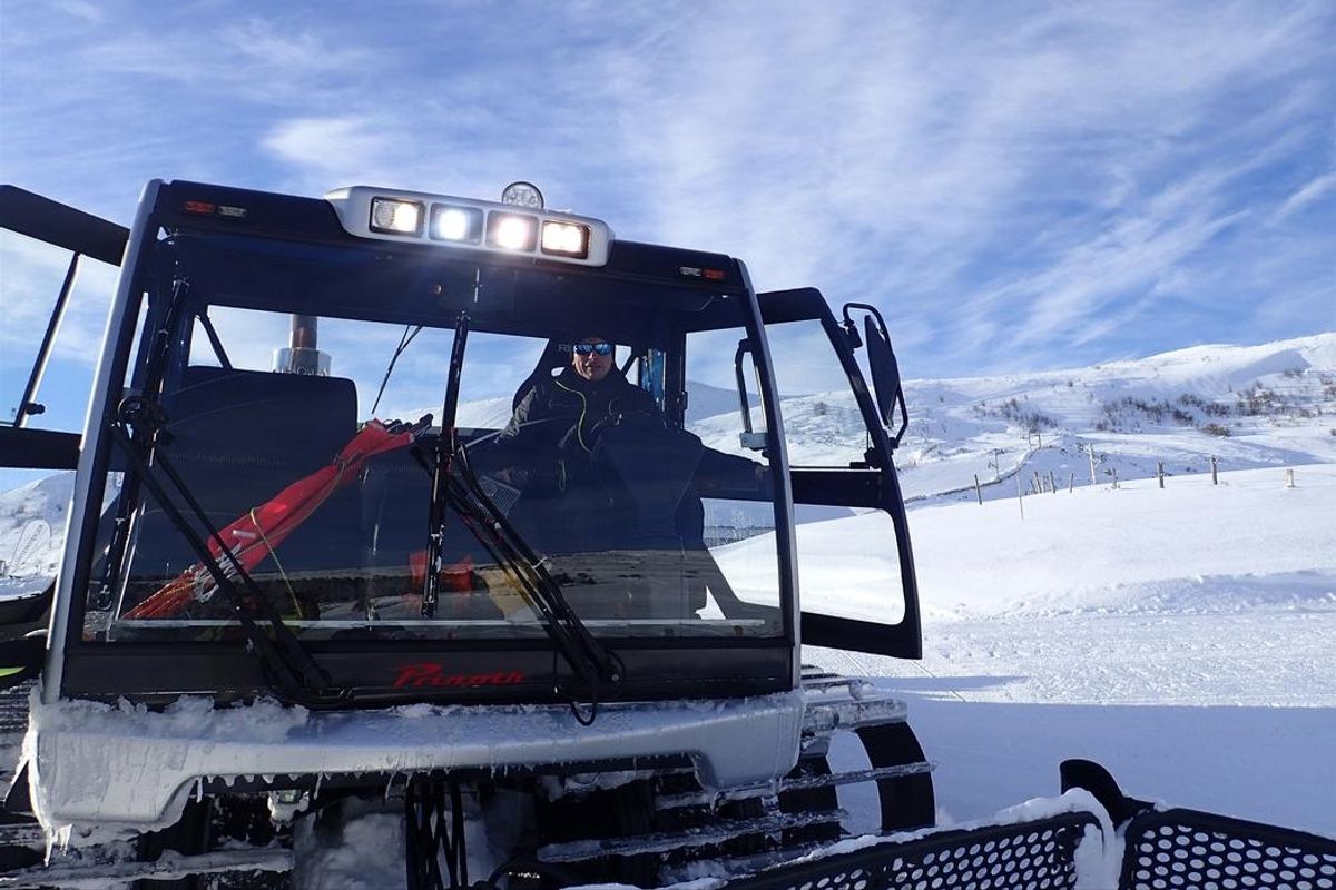 Frédéric Béranger, dameur au domaine nordique de Prat-de-Bouc (Cantal ...