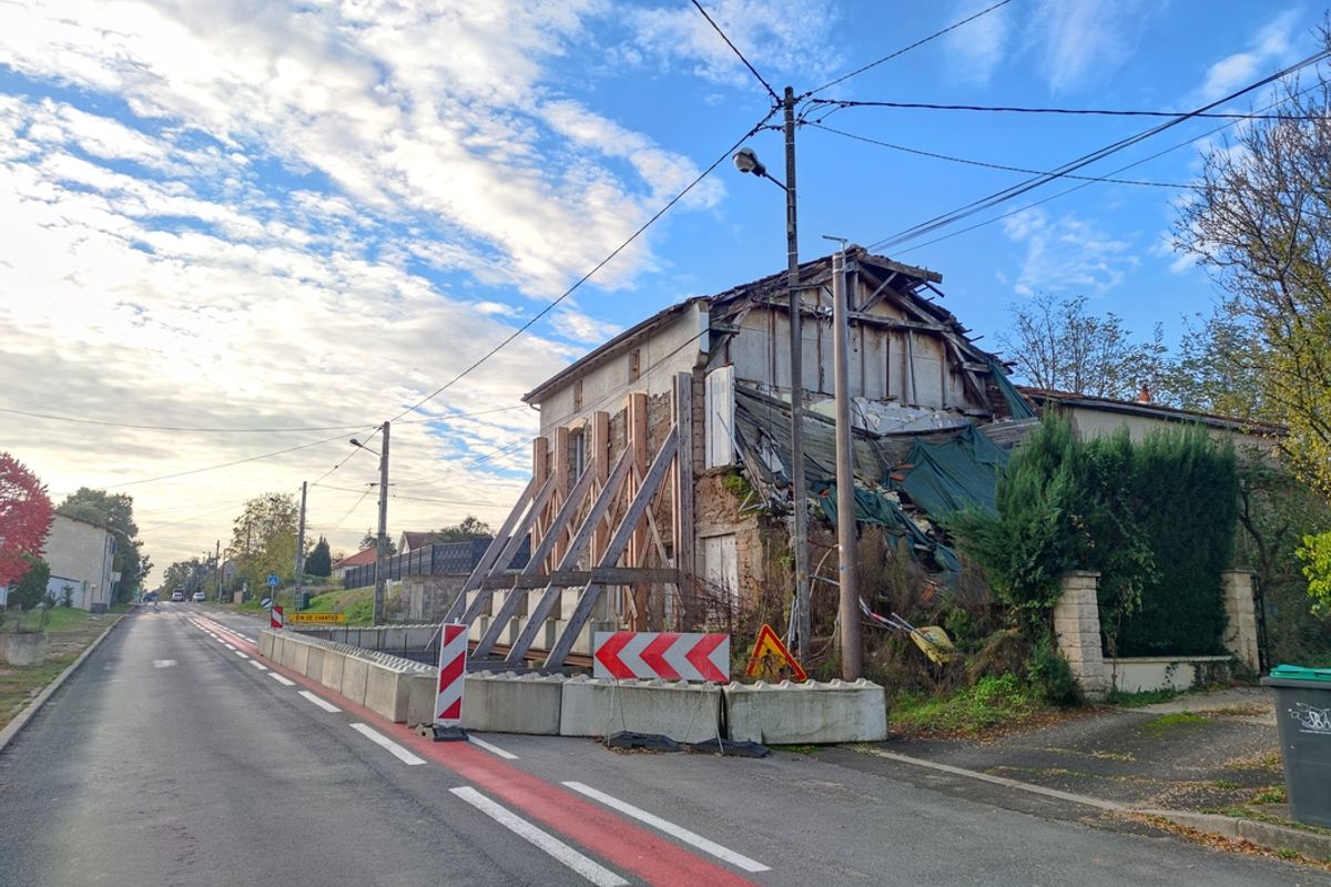 Effondrement partiel d'un immeuble en pisé à Pont-Astier : trois ans ...
