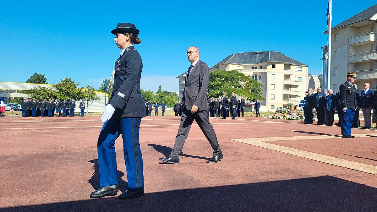 Le ministre de l'Intérieur Laurent Nunez est présent pour cet hommage ...