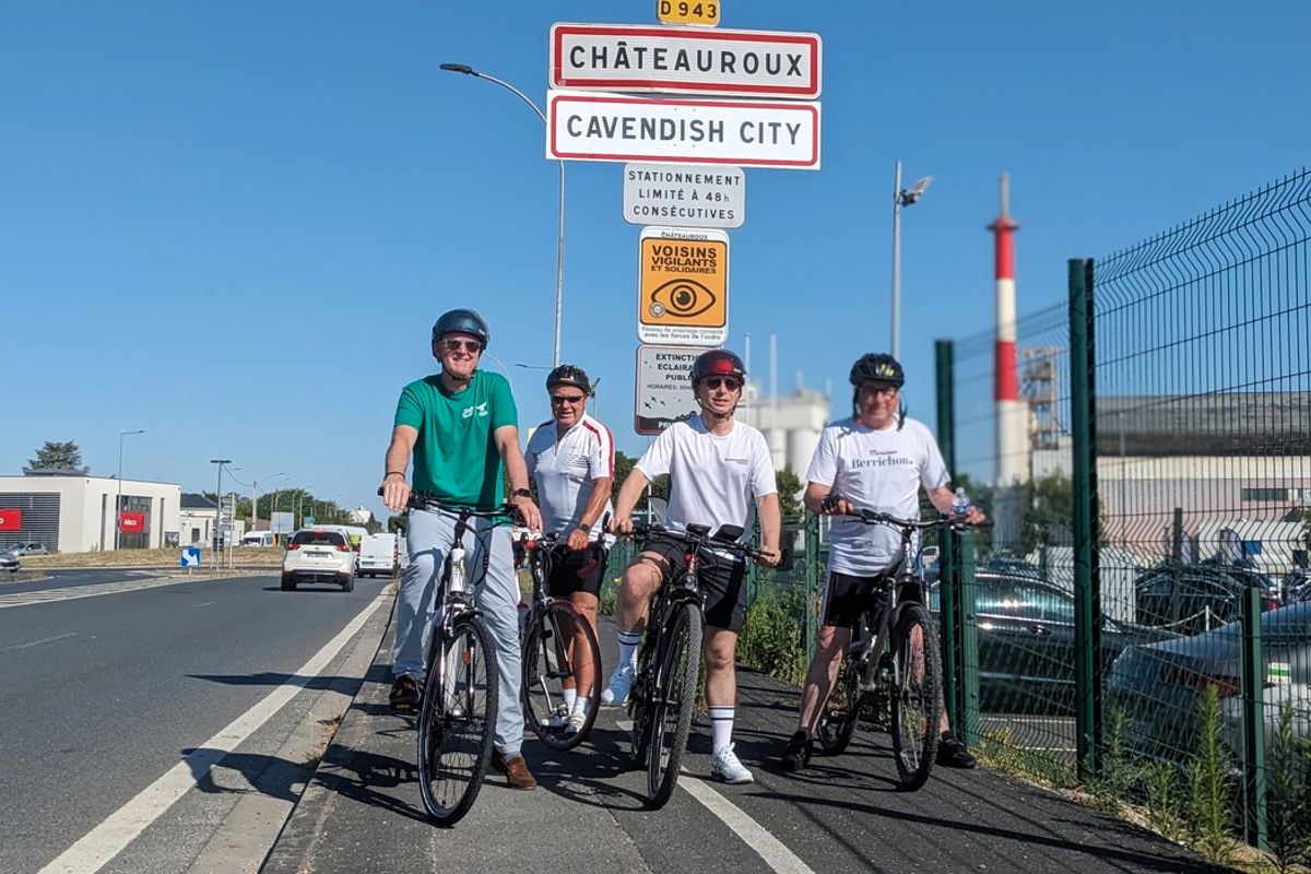 Bienvenue à "Cavendish City" : Châteauroux rend hommage au sprinteur ...