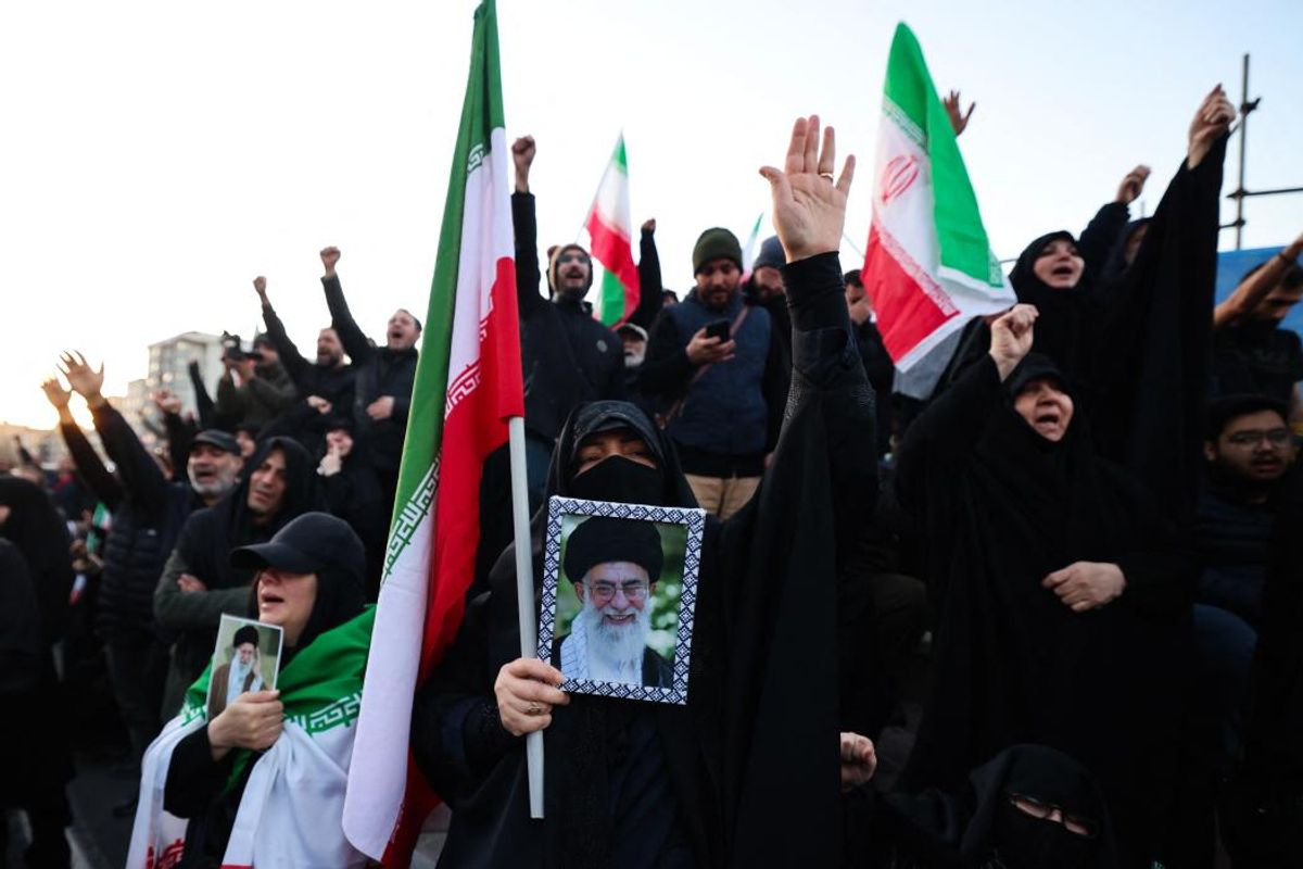 Frappes en Iran : Téhéran confirme la mort du guide suprême Ali ...