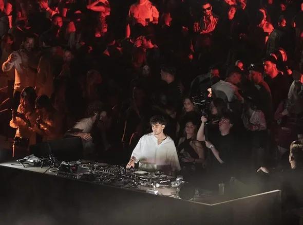 Qui est le jeune DJ briviste Rivo, dont le remix de "You & Me" de ...