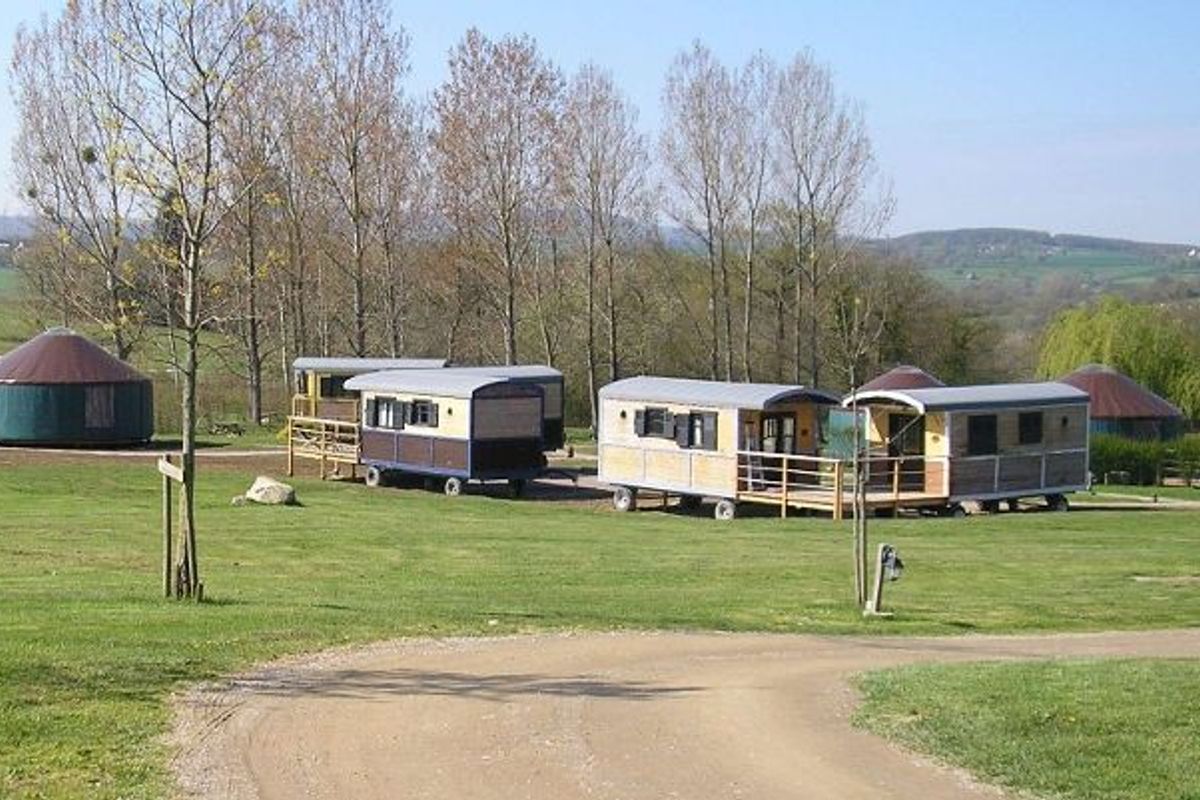 Cécile et Marc Dietschi ont aménagé un parc résidentiel de roulottes et ...