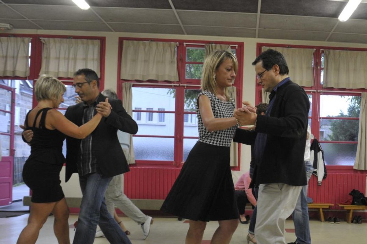 Les membres de l’association Toca tango liso vont faire glisser leur ...