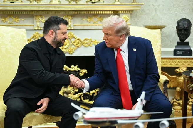 Volodymyr Zelensky et Donald Trump participeront mardi à une réunion de ...