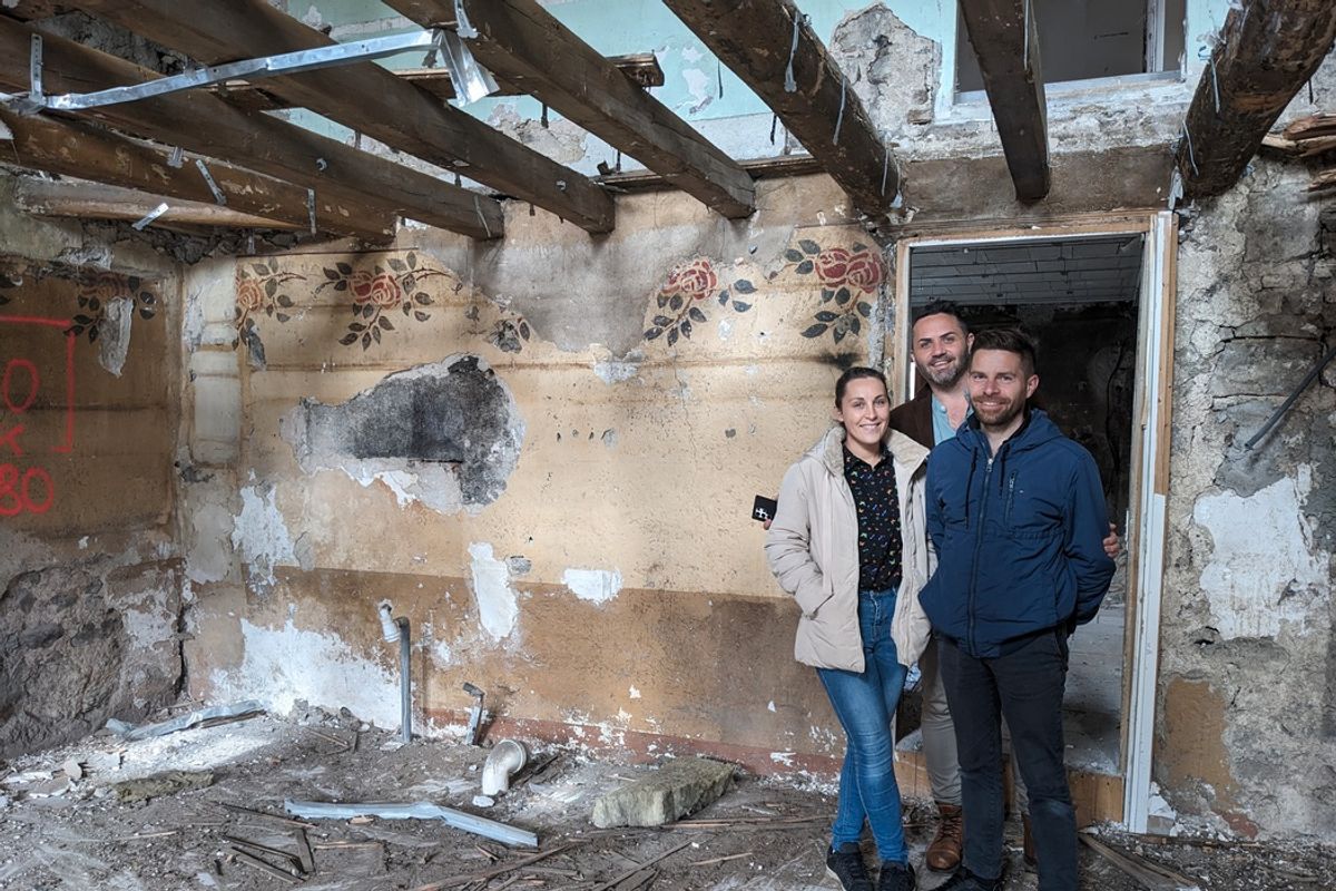 Un bouchon lyonnais en construction dans ce petit village de Haute ...