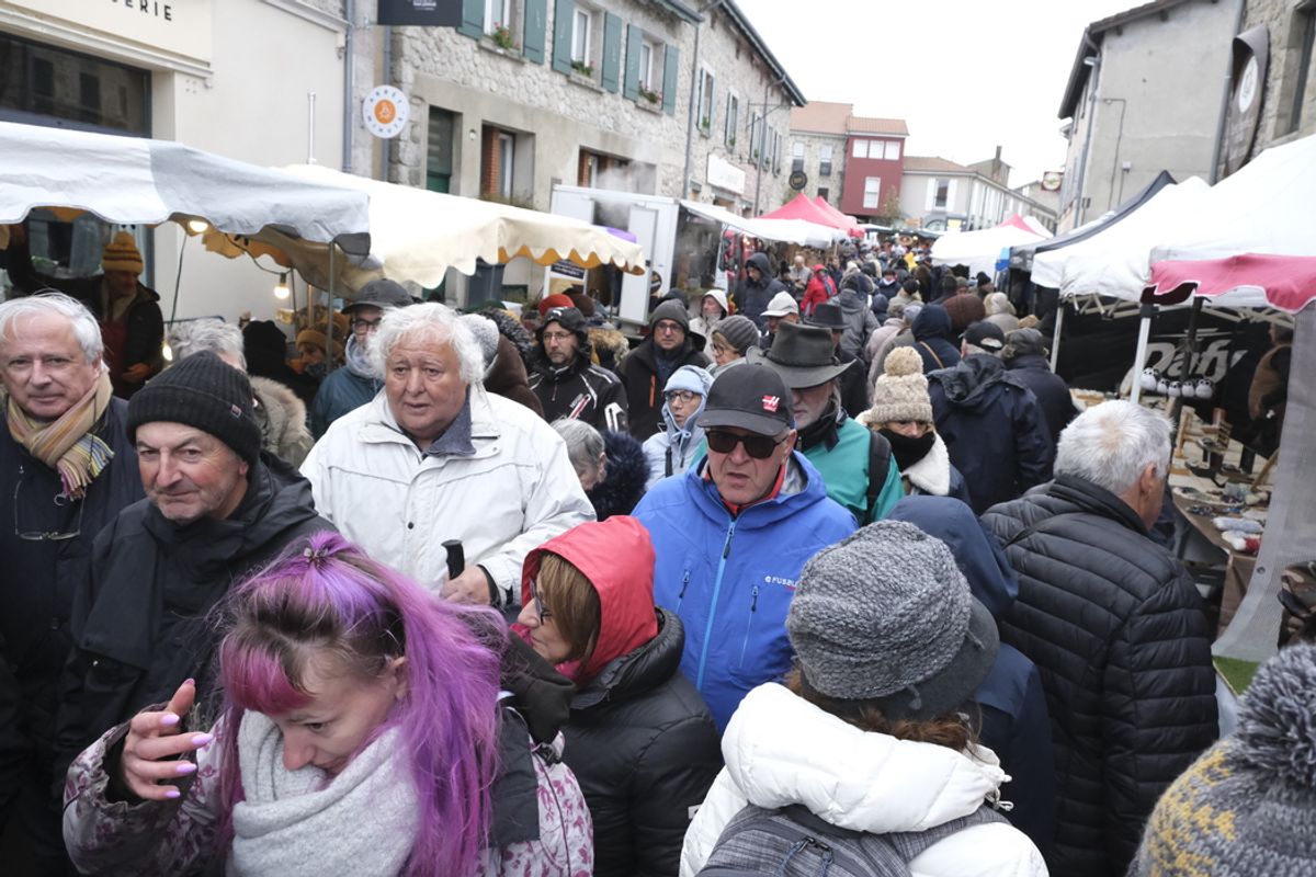 Un monde fou réuni autour des châtaignes et des champignons à Saint ...
