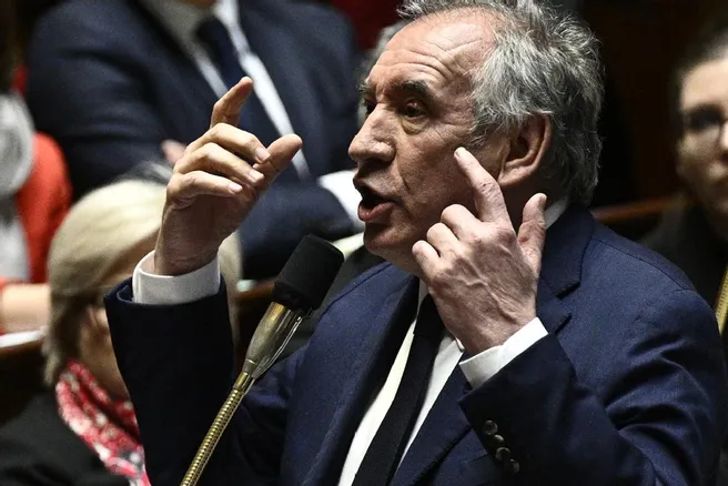 Retraites : François Bayrou dit "non" au retour à l'âge légal de 62 ans ...