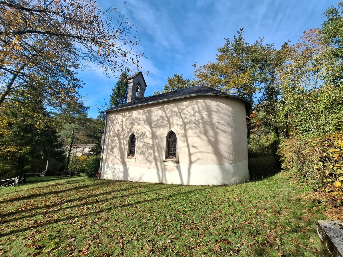 Enfant du pays, agriculteur et maire de la commune, Pierre Roux aime ...