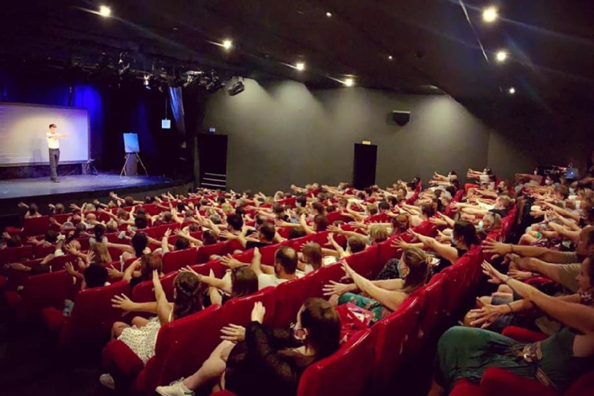 Le tour plus que réussi de Léon Le Magicien à Avignon - Le Pays Roannais