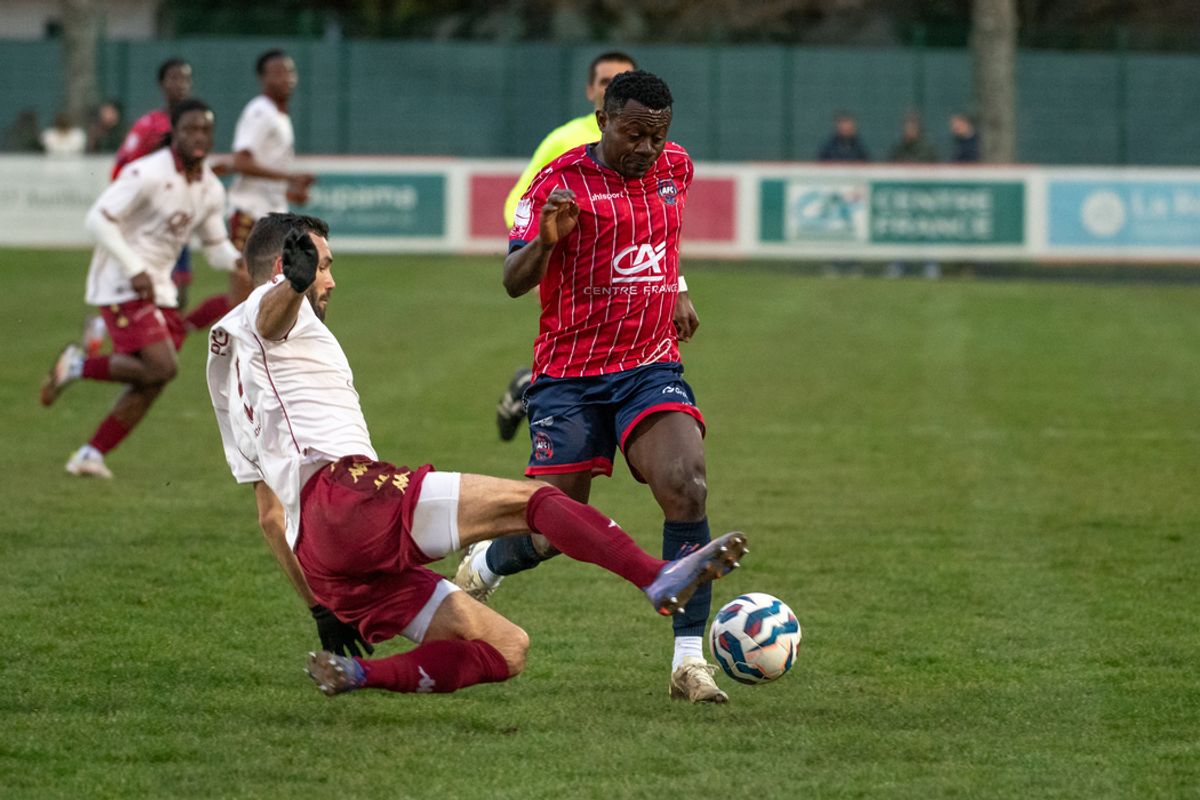 Football (Régional 1) : face à la réserve du Clermont Foot, Aurillac n ...