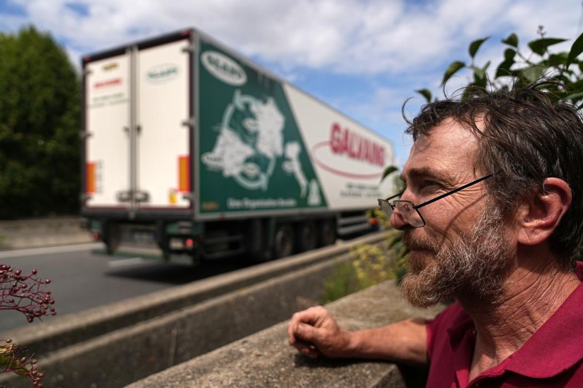 Ils habitent à quelques mètres de l'autoroute A75 dans le Puy-de-Dôme ...